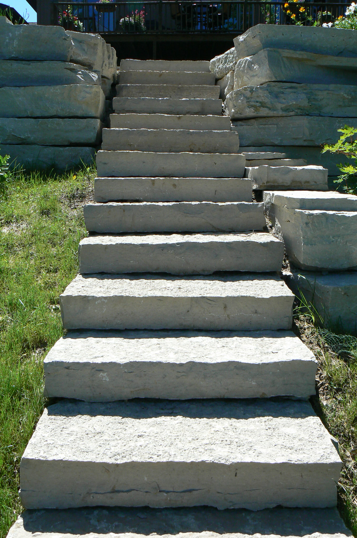 Gray Snapped Steps - Peninsula Stone